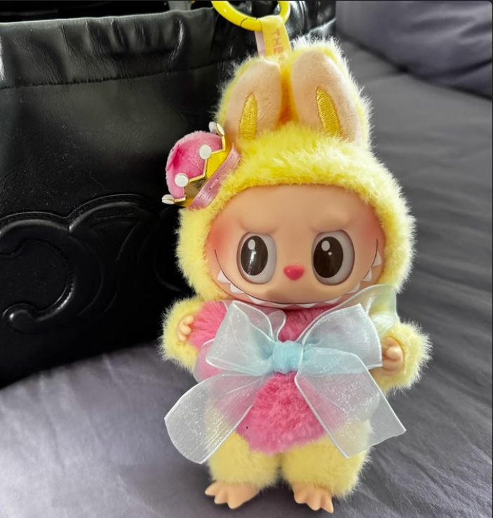 POP MART Labubu Chess Queen Series Vinyl Doll Fashion Pendant Blind Box ...