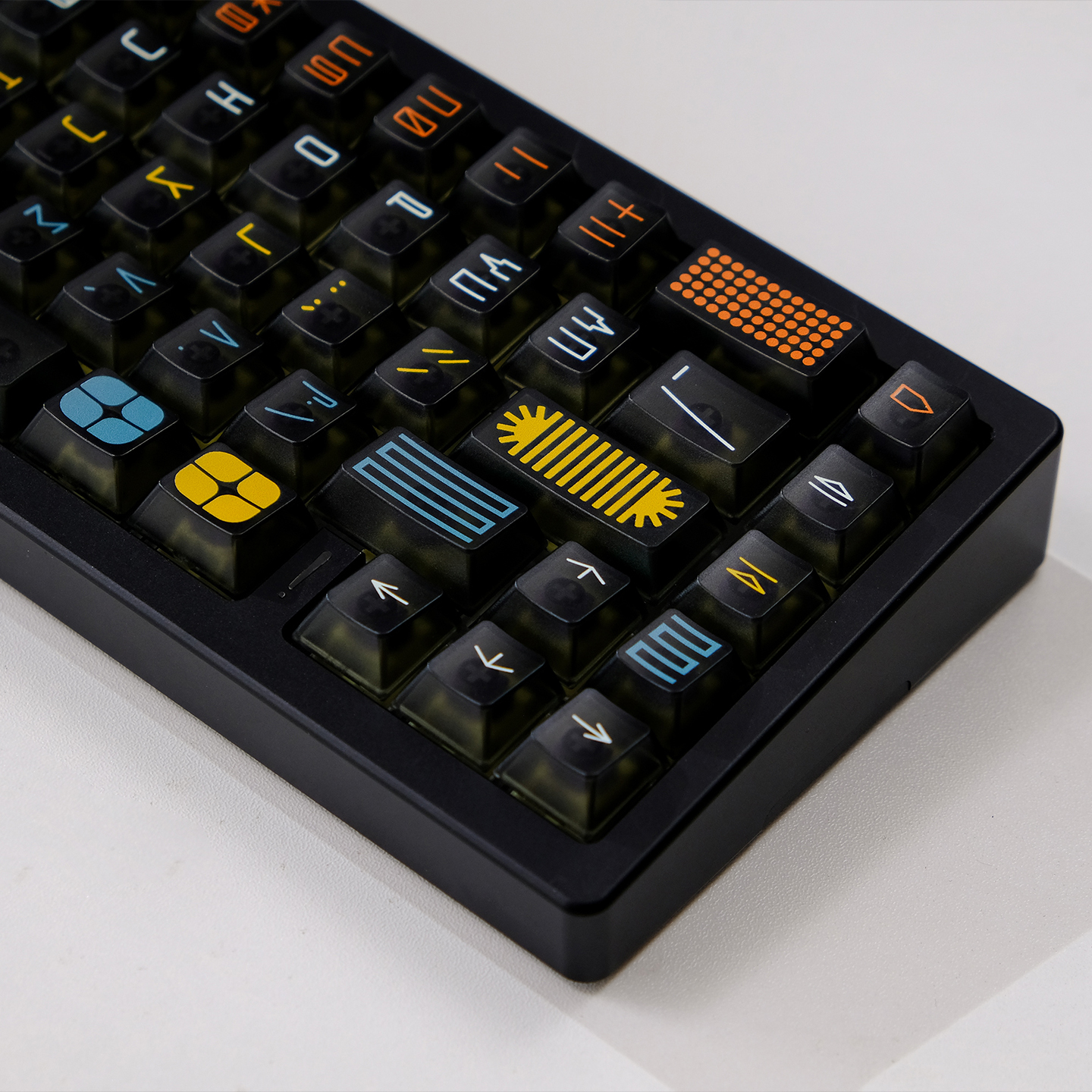 Aifei Exposition Keycap Black Big font Comic foggy transparent keycap ...