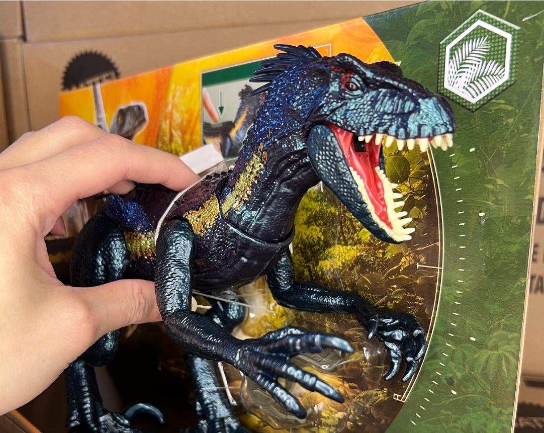 Mattel Jurassic World Track'n Attack Dinosaur Action Figure, Indoraptor ...