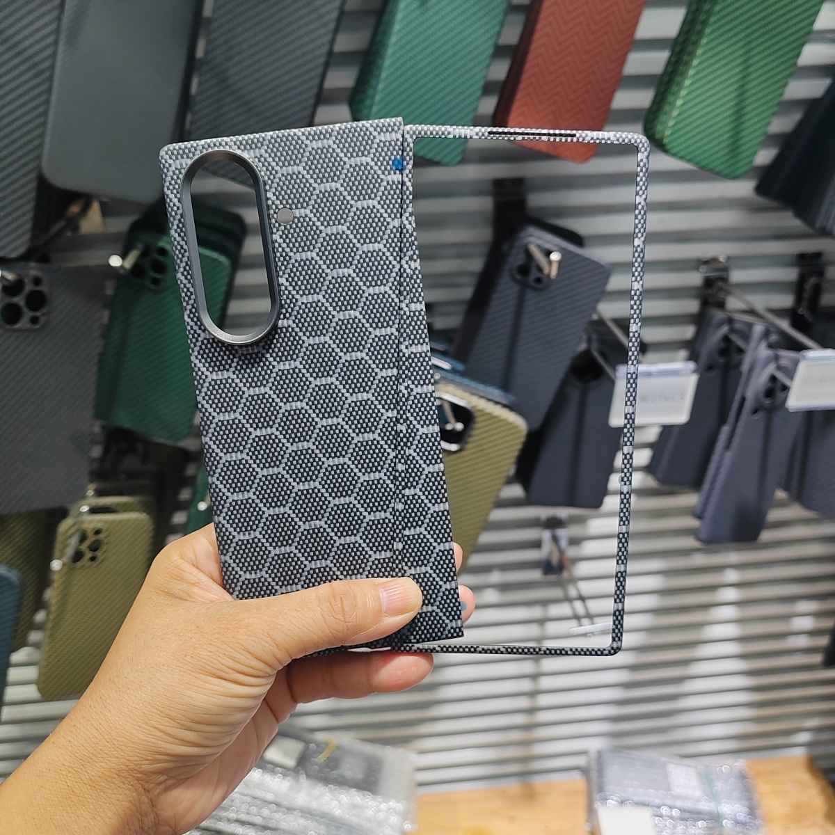 Luxury Premium Aramid Carbon Fiber Phone Cover for Samsung Galaxy Z ...