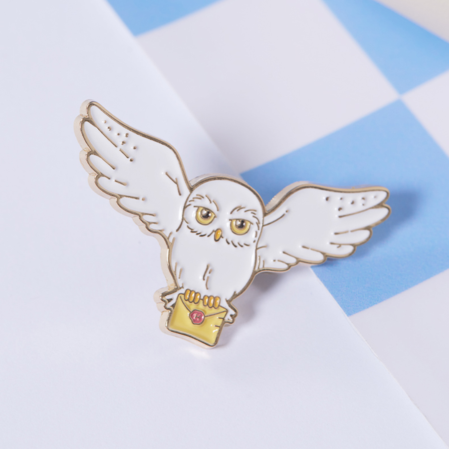 MINISO Harry Potter Collection - Exclusive Pin Badge Set with Hedwig ...
