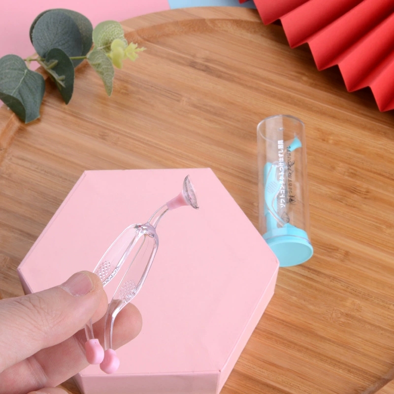 Two-in-one contact lenses assist in wearing storage tools such as ...