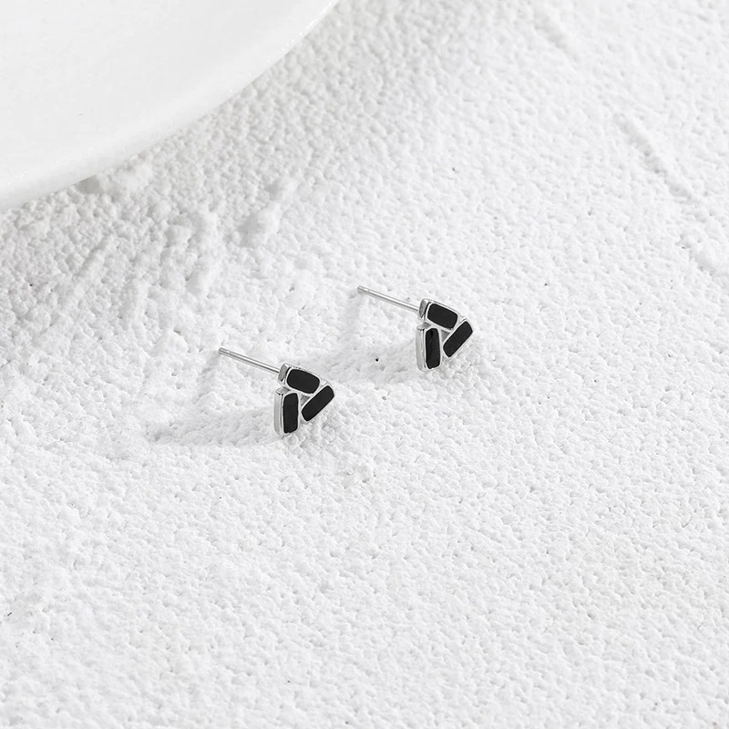 Geometric Triangle Stitching Black Oil Drip Design Korean Style Trendy ...