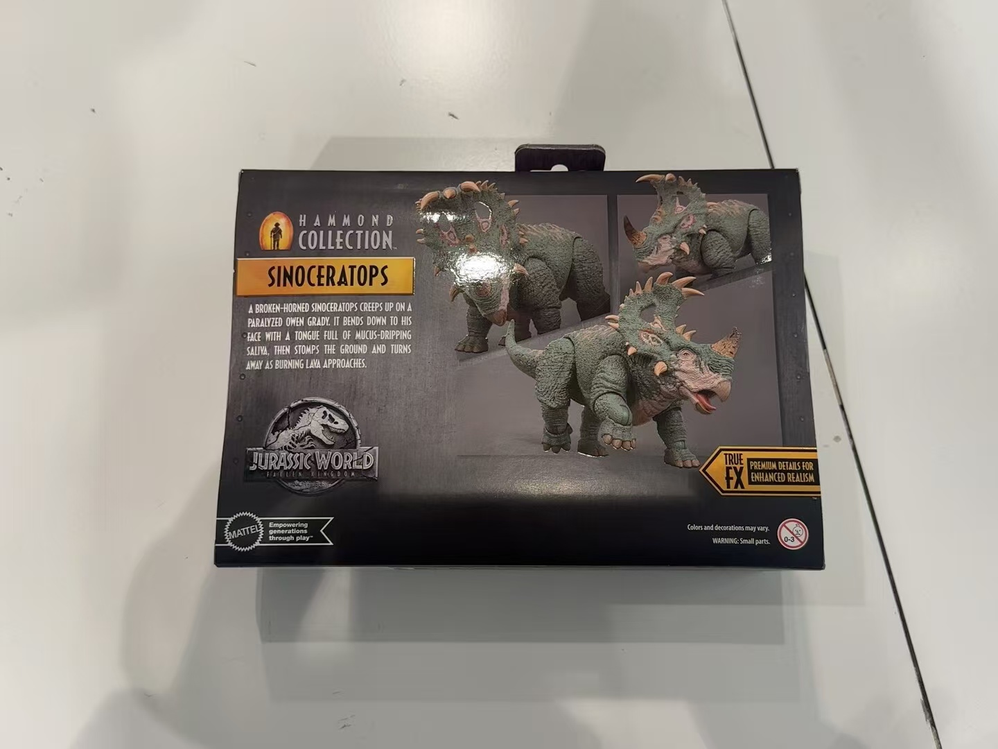 Jurassic World Hammond Collection Sinoceratops Deluxe Articulated ...
