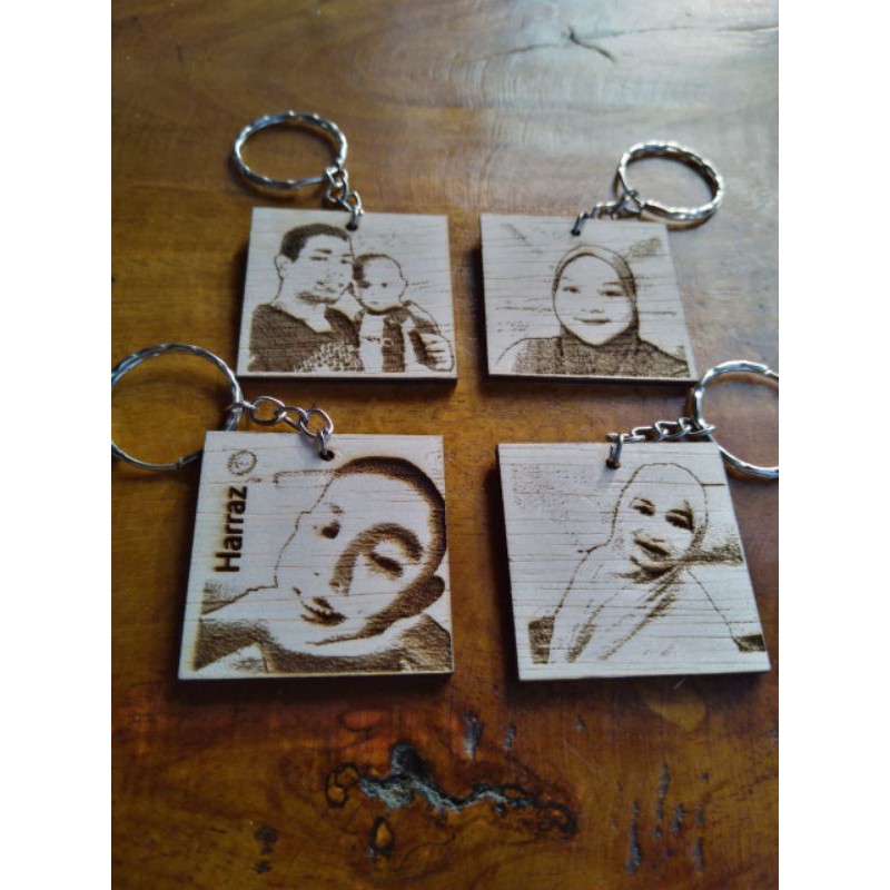 Customize Keychain Photo , Keychain kayu | Shopee Malaysia