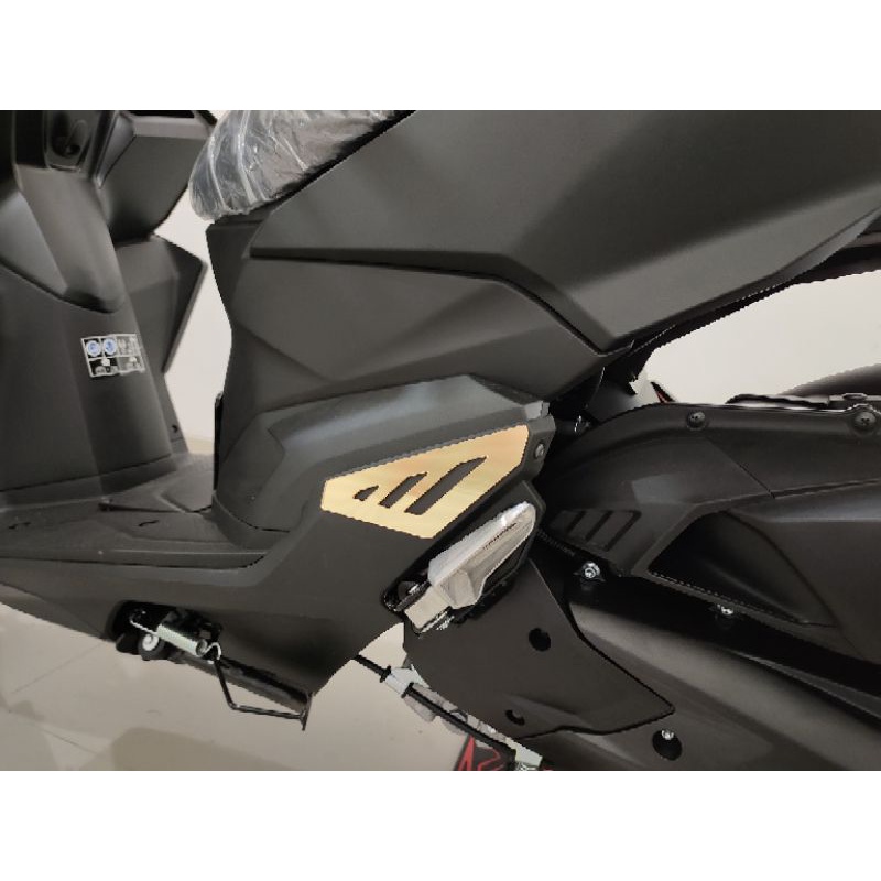 Vario 160 side step garnish cover click 160 garnis side Footrest ...