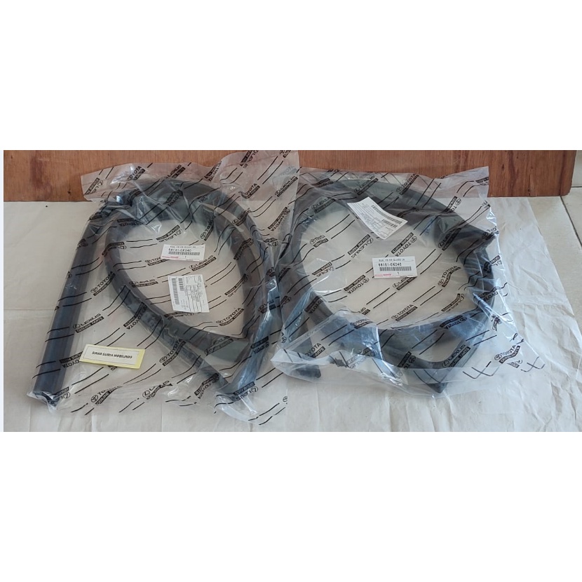 Rubber FRONT DOOR GLASS Rail INNOVA 2005-2015 RUN DOOR GLASS FRONT DOOR ...