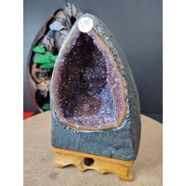 Perfect Uruguay Reddish Amethyst Geode with RED agate lining 1.95kg ...