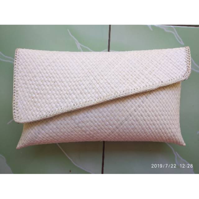 PUTIH Plain WHITE Slanted PANDAN WOVEN CLUTCH | Shopee Malaysia