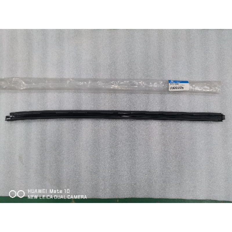HYUNDAI STAREX FRONT WIND SCREEN MOULDING LEFT 86131-4H000 ORIGINAL(NEW ...