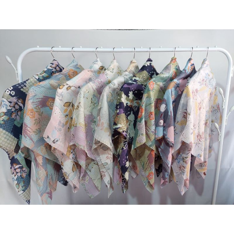 Hijab SCRAB HIJAB, PREMIUM Triangle, MOTIF Triangle, Beautiful MODERN ...