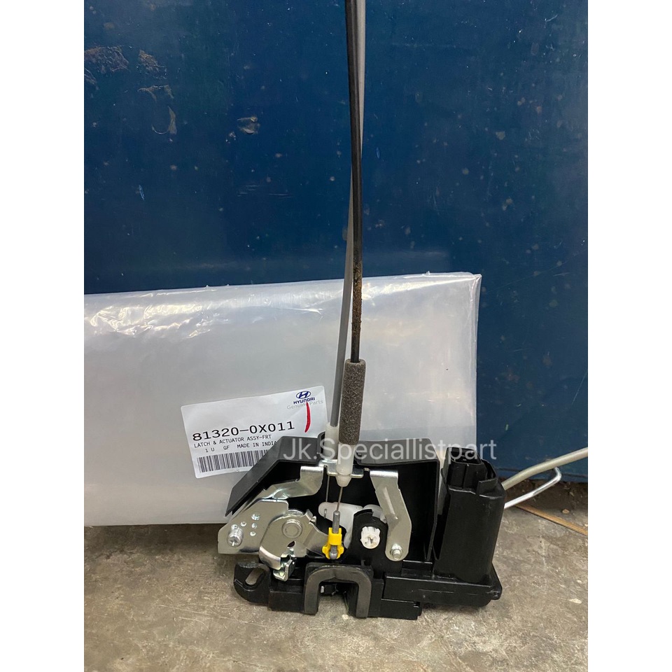 DOOR LOCK / DOOR LATCH F/RH (CABLE TYPE , WITH ACTUATOR 4PIN) GENUINE ...