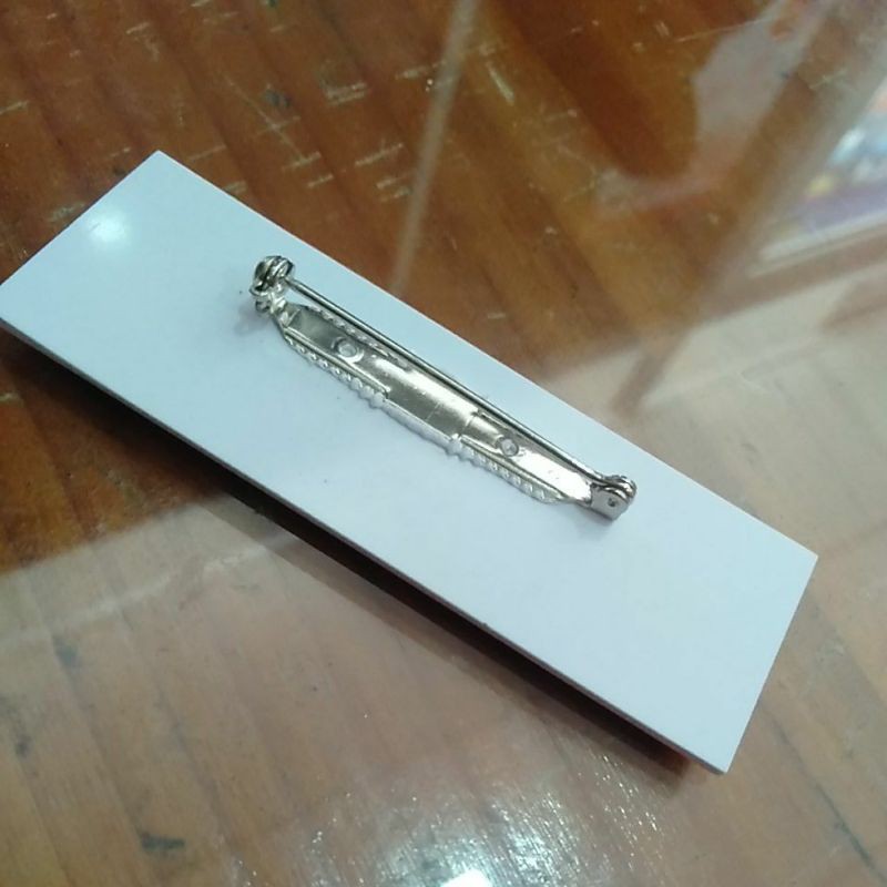 Name tag Cikgu / kakitangan kerajaan saiz 76x26mm warna hitam putih ...