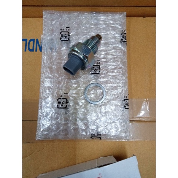 TOYOTA HILUX KUN25,KDH200,CAMRY,INNOVA,UNSER REVERSE SWITCH-12040 ...