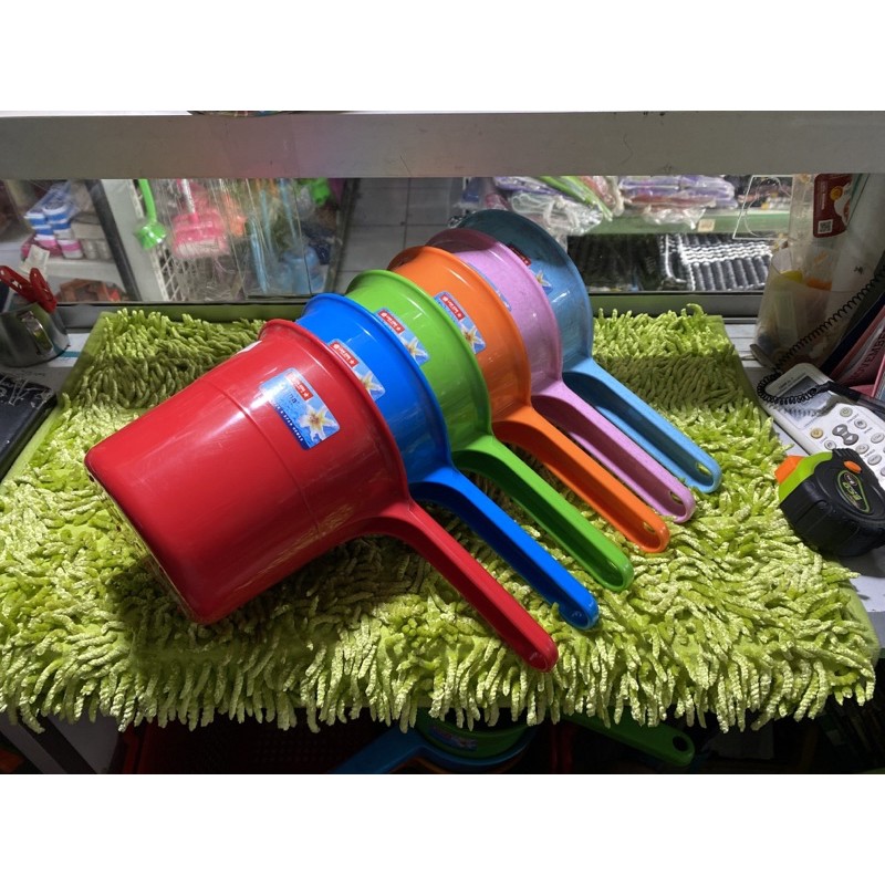 Lionstar thick plastic bath dipper - 1.5 liter colored plastic dipper ...