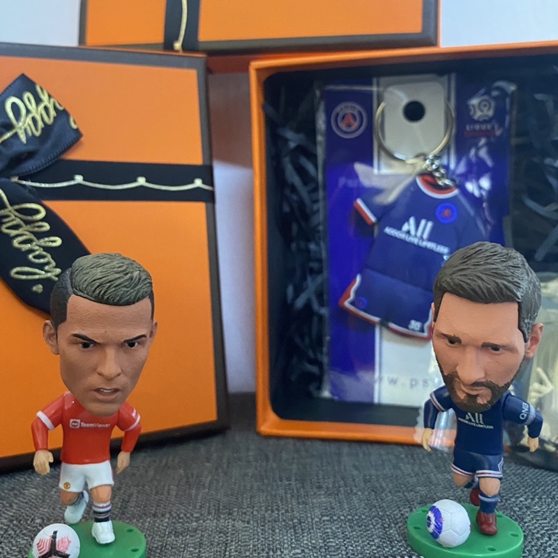 FOOTBALL PLAYER FIGURINE GIFT BOX RONALDO | MESSI | Shopee Malaysia