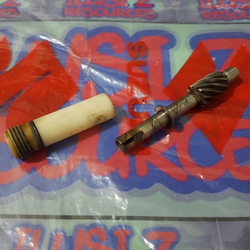 Suzuki Txr Txr150 Used 2t Oil Pump Tacho Meter Tachometer Driven Gear ...