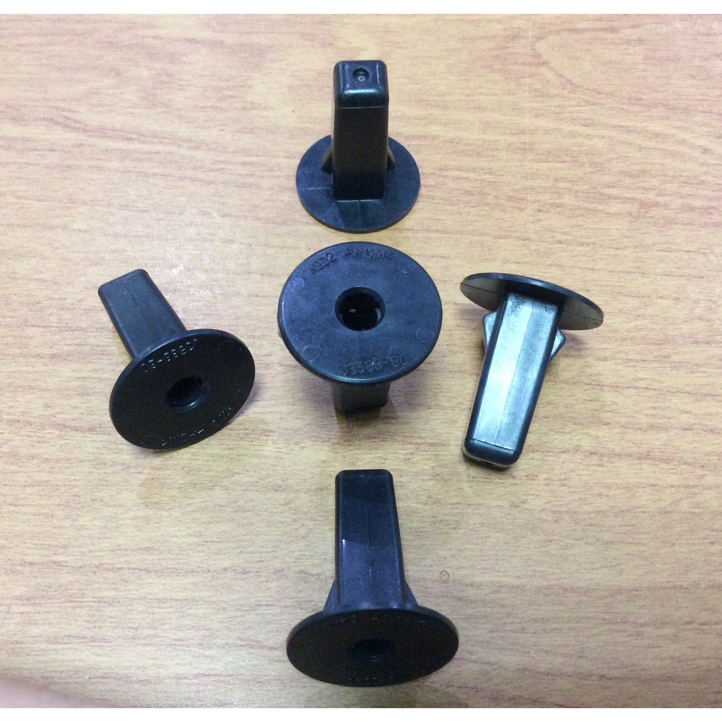 Original Toyota innova fortuner wish Fender inner Grommet Button Clip ...