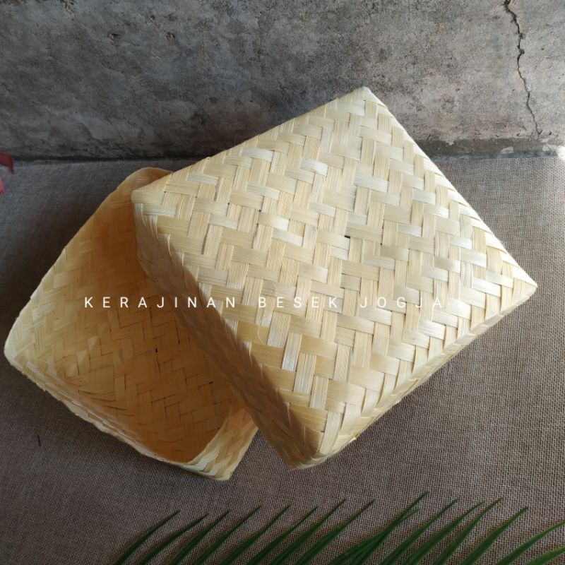 PUTIH A PAIR OF BLICING BAMBOO BESEKS 18X18 CM | White besek clean ...