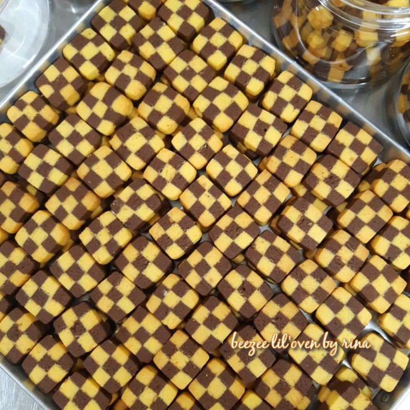 Biskut Dam Klasik by BeeZee Lil'Oven (Checkerboard Cookies) | Shopee ...