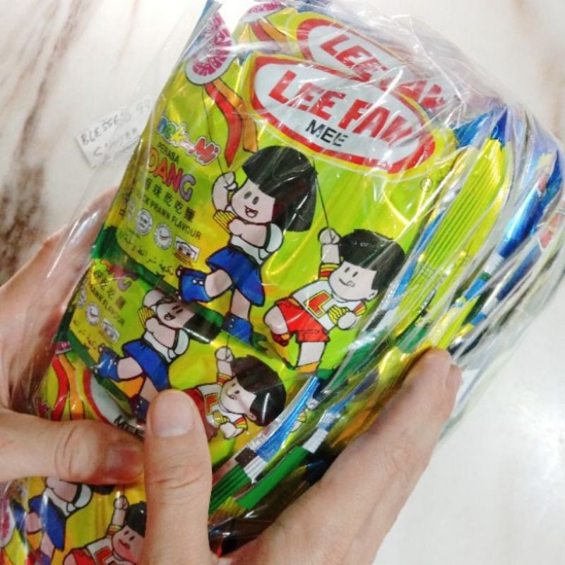 Lee Fah Mee Snek-Mi Perasa Udang Noodle Snack Prawn 利華虾味乾吃面 (20g x ...