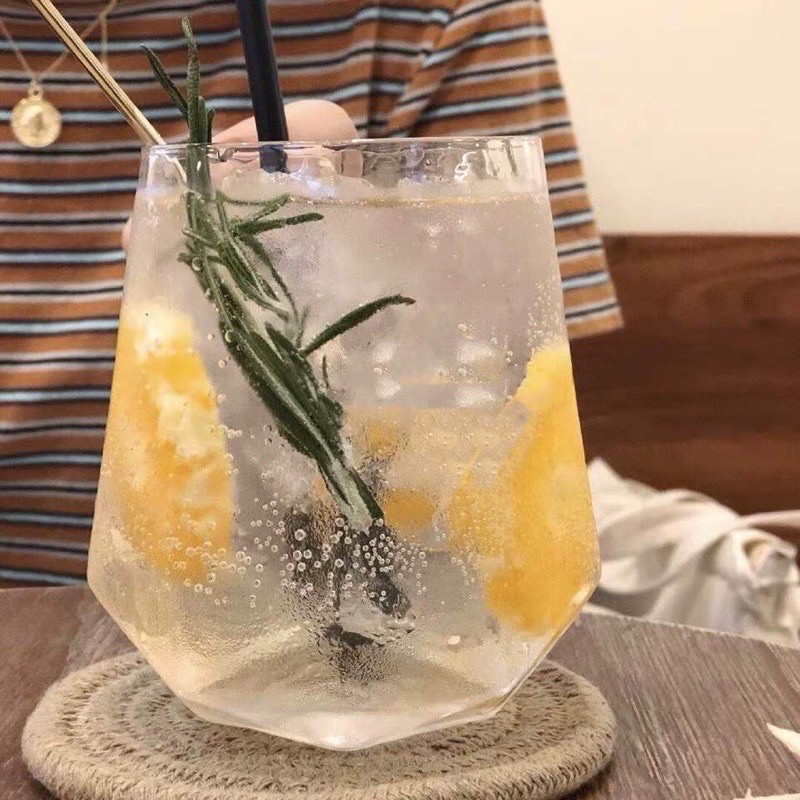 Elegant Octagon Shape Glassware 450ml Good for beverages, mocktails ...