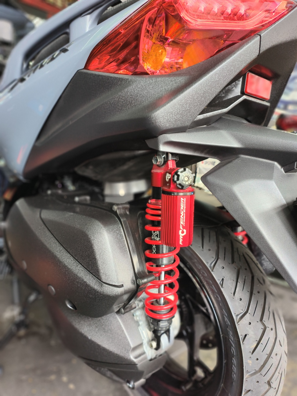 Original Profender Motorcycle Rear Suspension Xmax / Forza / Nmax / Nvx / Pcx / Adv150 330MM ...