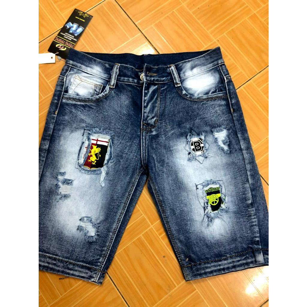 Fashionable ripped men's Jeans shorts for football fans, slim fit ...