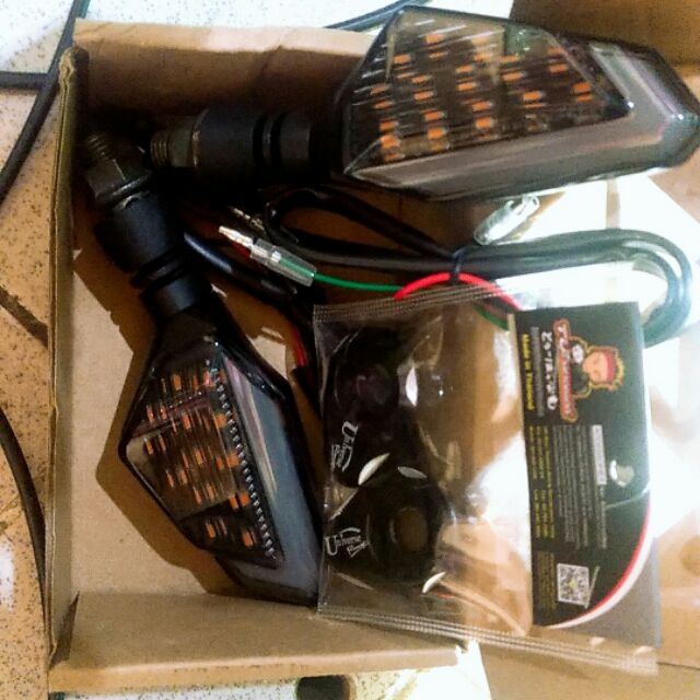 Cnc turn signal feathers | Shopee Malaysia
