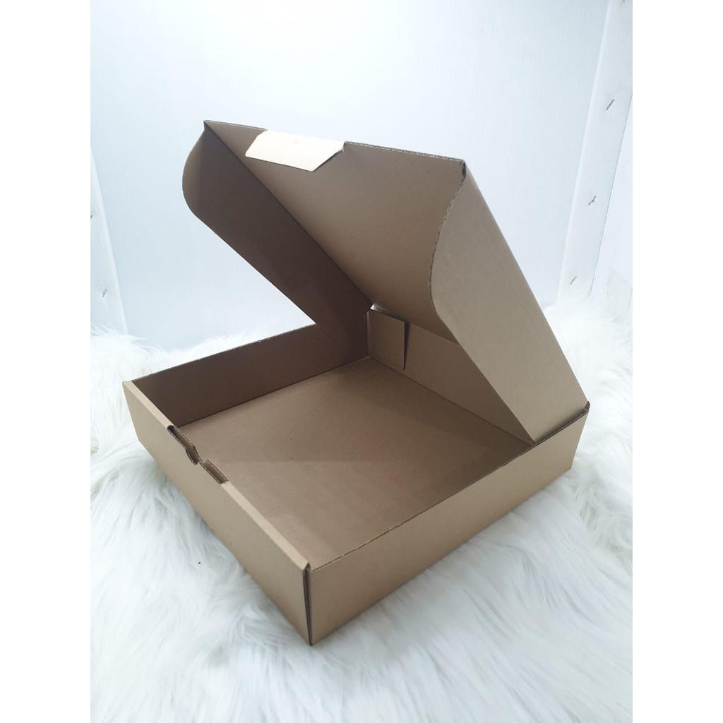 Cardboard box measuring 15x15x3 cm Die Cut for accessories boxes etc ...