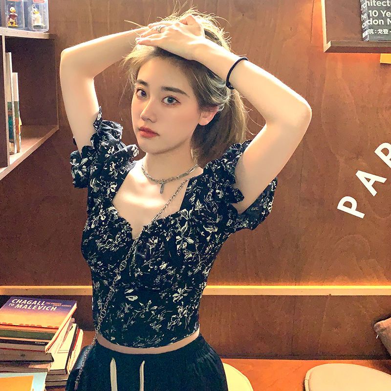 Korean-style women's crop top with bubble sleeves and floral V-neck ...