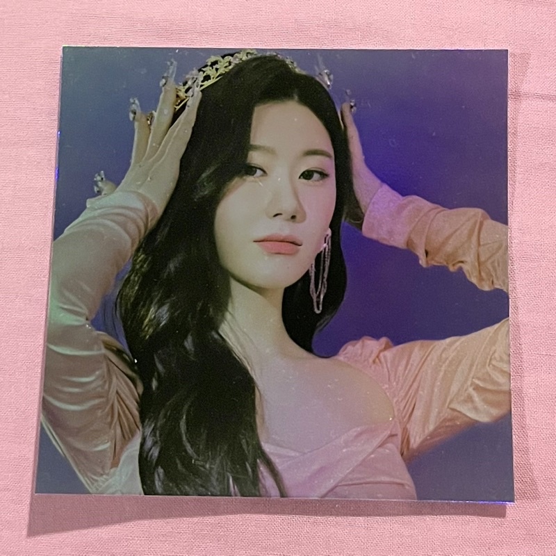 ITZY Checkmate Chaeryeong hologram postcard | Shopee Malaysia