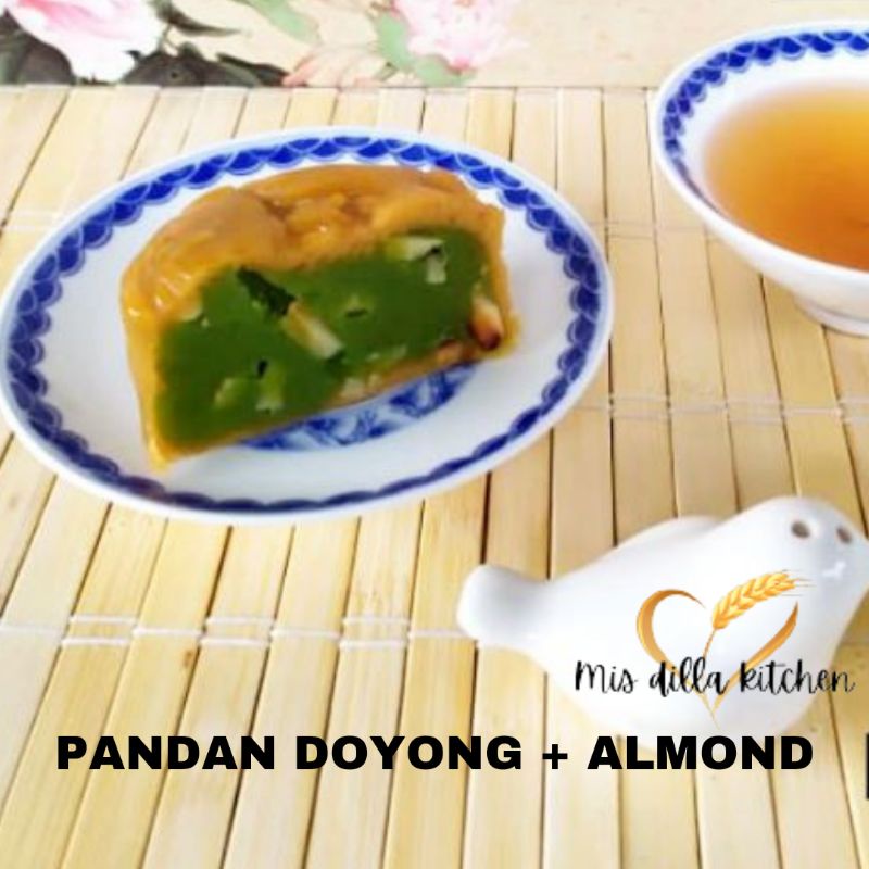 Mooncake Homemade 2pcs Medium Size 9 Flavor Kuih Bulan Food Bakery 80g ...