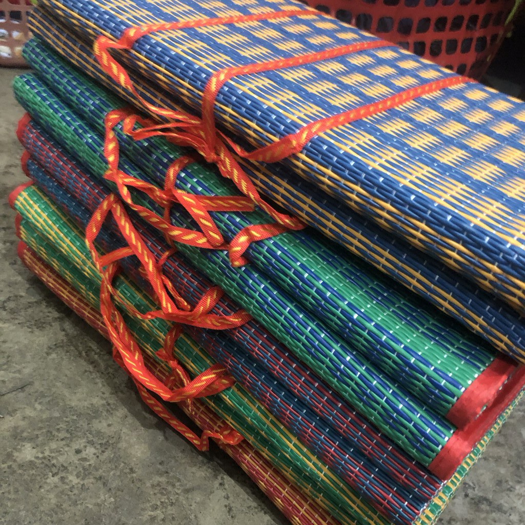 Tikar Murah Lipat Plastik Tradisional untuk dibawa berkelah Tikar ala ...