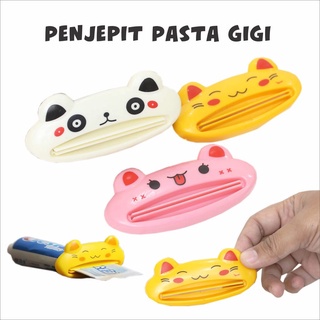 Character toothpaste clamp/toothpaste dispenser per 2pcs (random ...