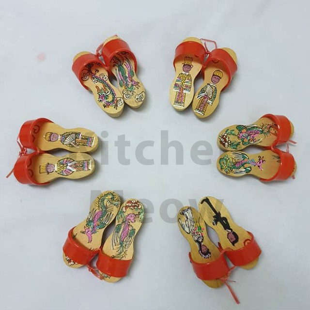 Mini Wooden Clog Shoes Key chain Souvenir with Melaka Malacca Heritage ...