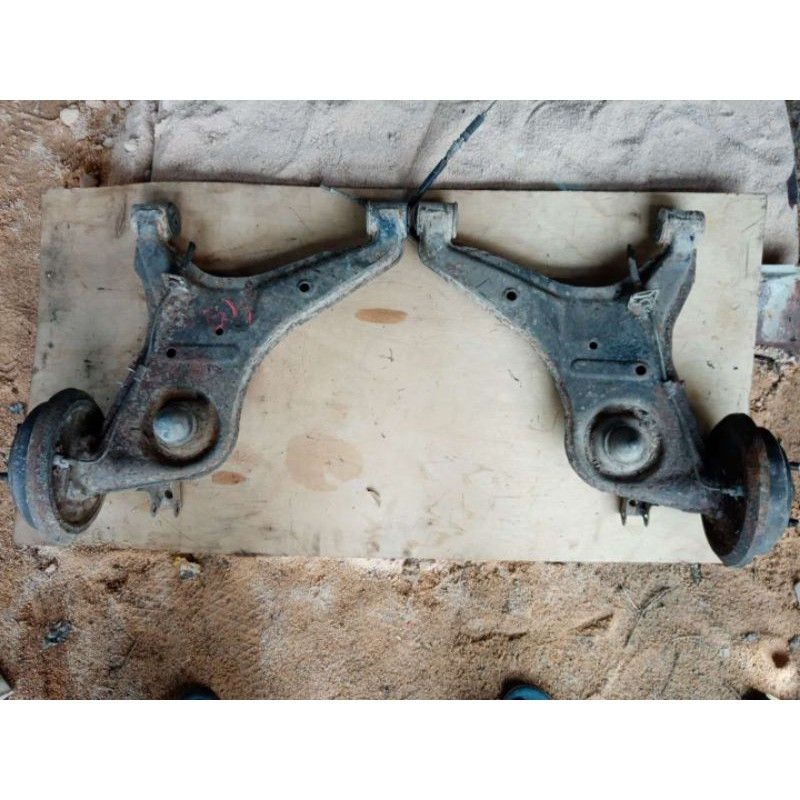 nissan sunny b11 rear knuckle complete set used | Shopee Malaysia