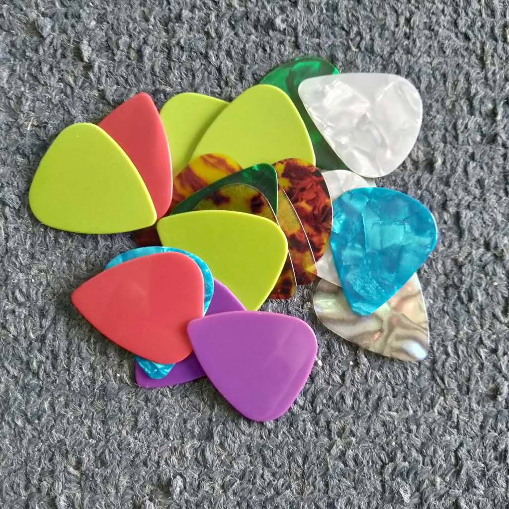 Color Pick Guitar 1 pcs (Random Send The Color Guitar Pick) | Shopee ...