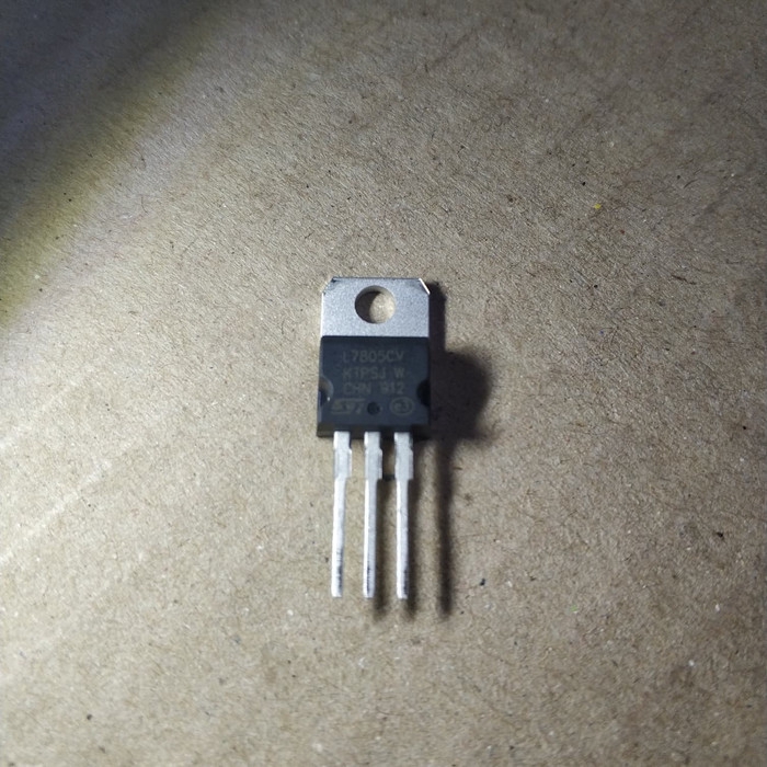 Transistor 7805 voltage 5v imported china / TR L 7805 cv imported china ...