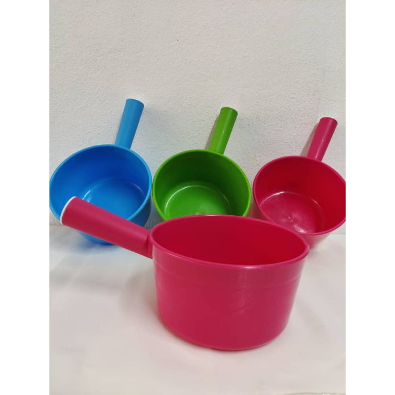 Plastic Water Dipper Long Handle / Gayung Mandi Plastik / New Materrial ...