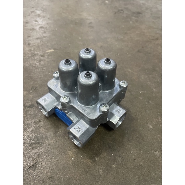 TRAILER HOWO CAMC AUMAN 4 circuit protection valve (5 holes) (M22X5 ...