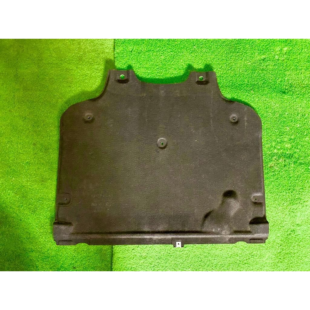 AUDI A4 B9 ENGINE UNDER COVER 2ND PART | Shopee Malaysia