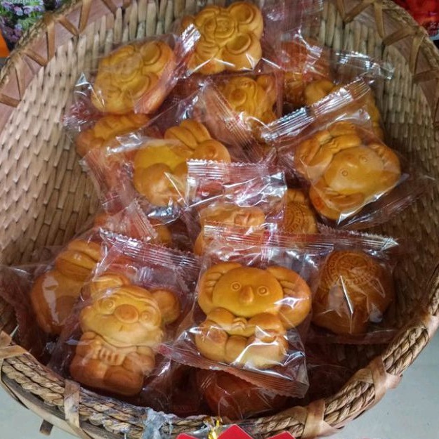 Yu Ai Sinar H.S.S. CONFECTIONERY FOODSTUFF Mini Cartoon Mooncake Doll ...