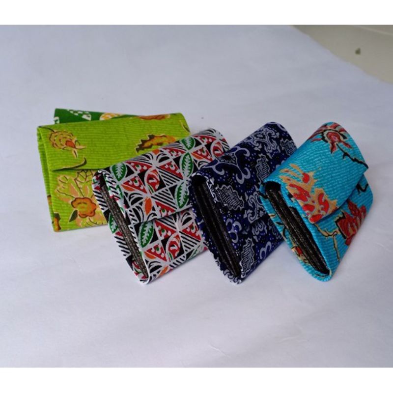 Contents: 50 pcs shallow box batik wallets WEDDING SOUVENIRS | Shopee ...