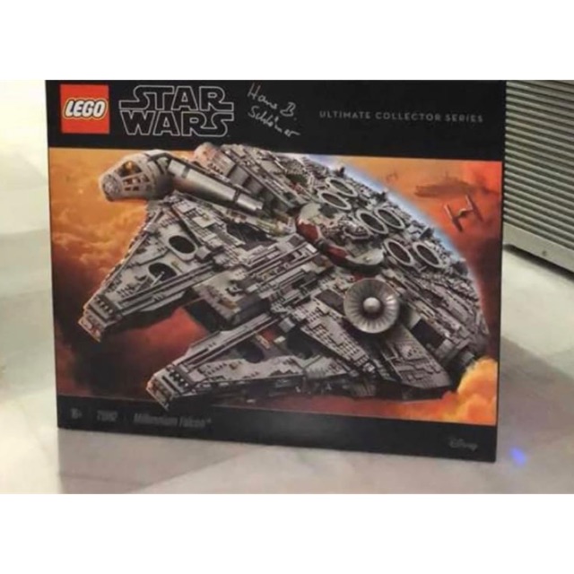 *SIGNED* Lego UCS Millennium Falcon 75192 sealed box | Shopee Malaysia