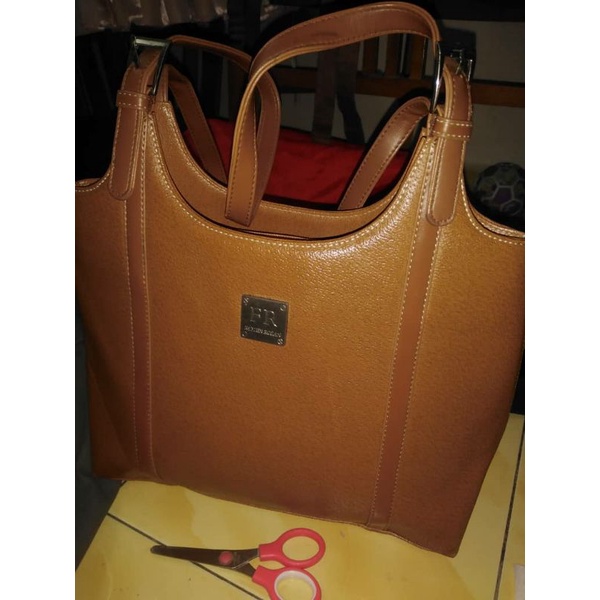 Beg Kulit Pelbagai Jenama | Shopee Malaysia