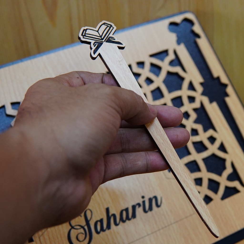 Rehal Exclusive Penunjuk Al-Quran Built-In | Rehal Ukir Nama | Gift ...