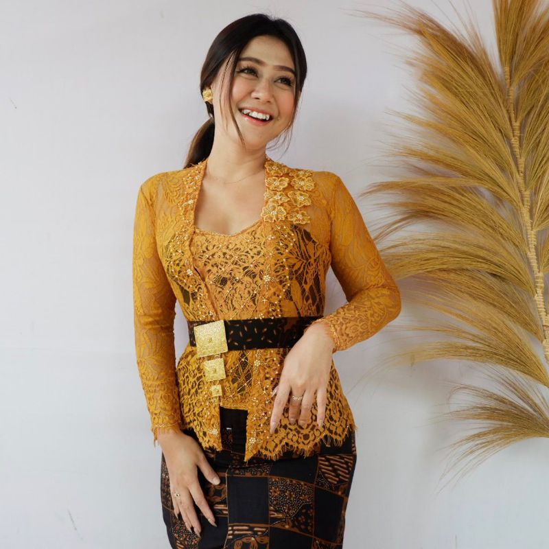Kebaya Becomes Semi French Sequin+Pearl Shoulder Embroidery Application ...