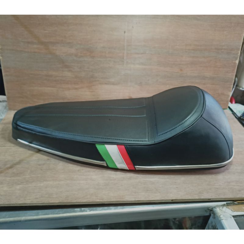 Vespa racing seat, long racing seat, Vespa super sprint vbb Classic ...