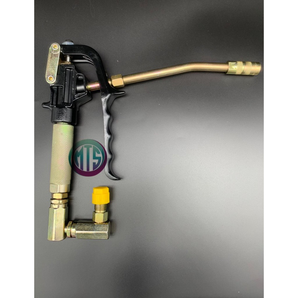 High pressure grease control gun with rigid outlet pipe and 4 jaws ...